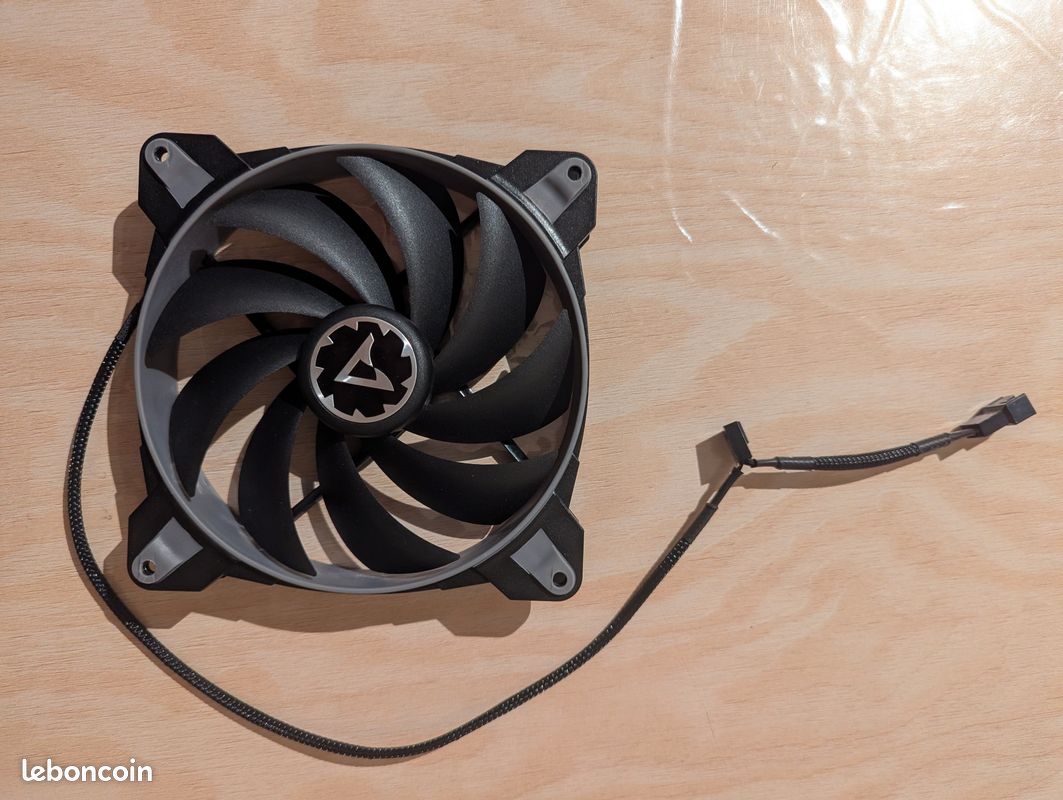 Lot de 5 ventilateurs 140mm Arctic BioniX F140 et Fractal Design Aspect ...