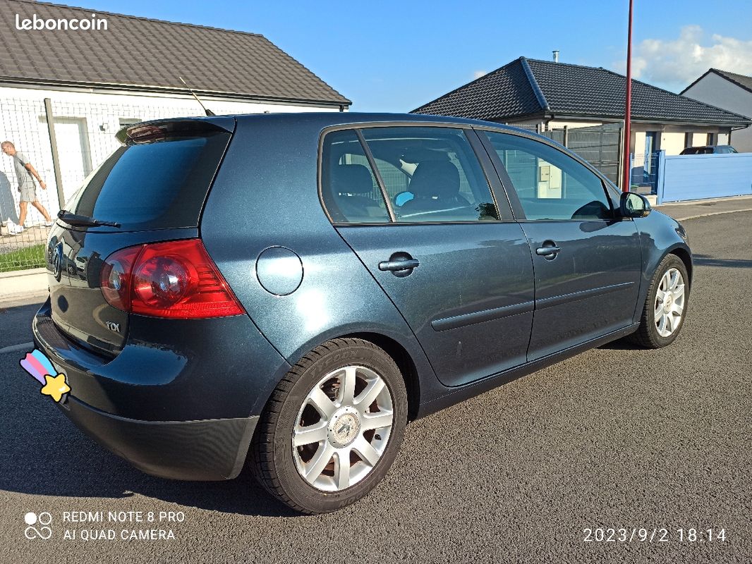 Volkswagen Golf V Sport. 1.9 TDi - Voitures