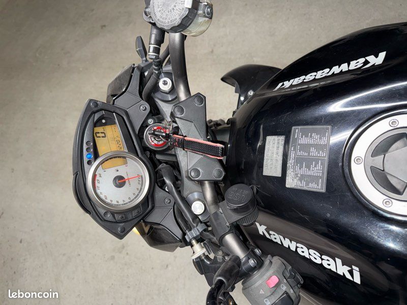 Kawasaki Z750 - Motos