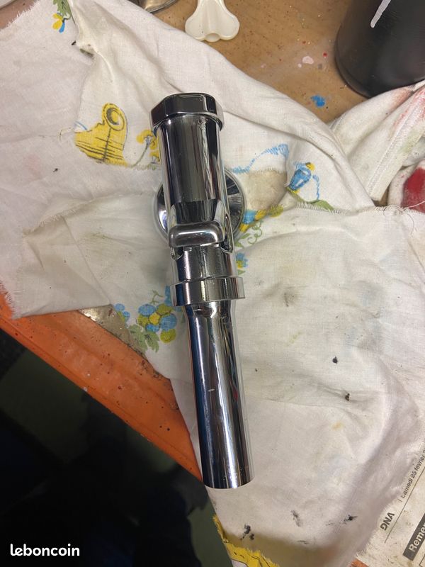 Robinet chasse d'eau Shell en très bon état - Bricolage