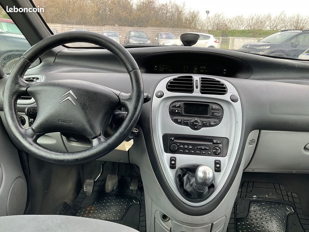 Citroën Xsara PICASSO 1.6 HDI 90 CHX M - Voitures