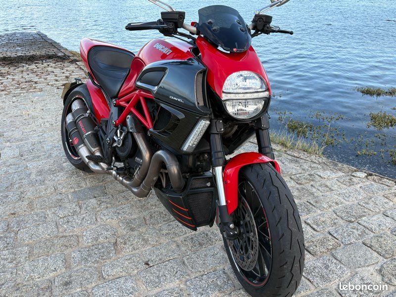 Ducati 1200 diavel de 2012 - Motos