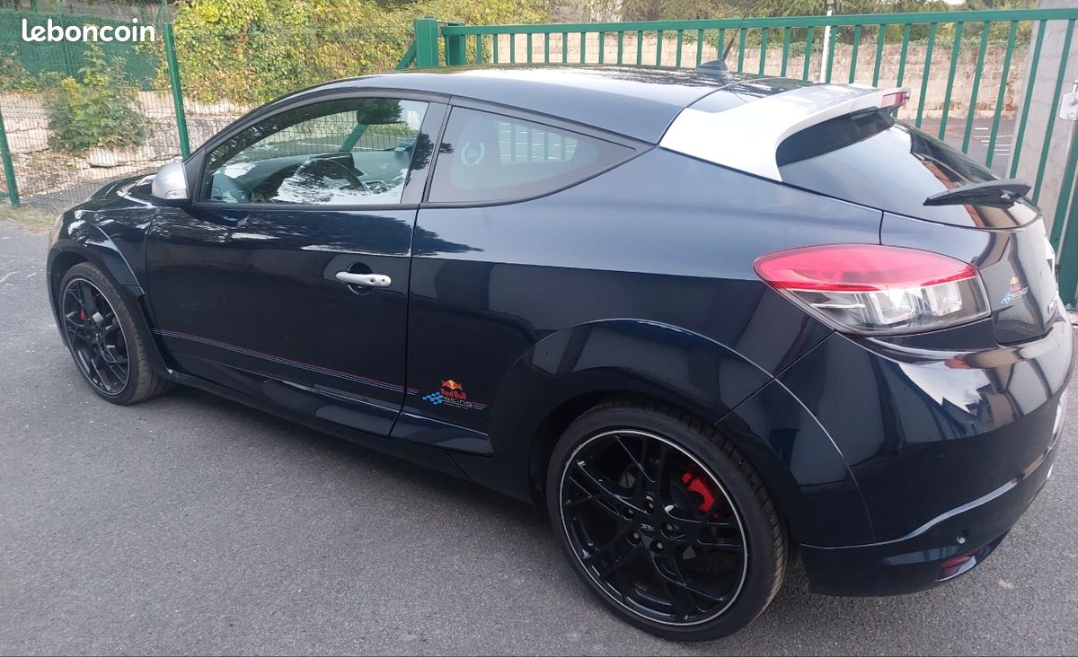 Megane RS Red Bull RB8 🚗 - Voitures