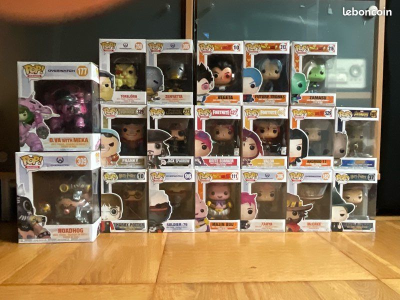 Ensemble de 19 figurines POP - Collection