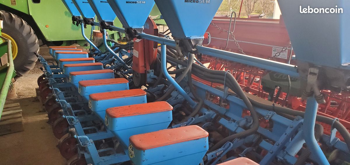 Semoir Monosem PNU 12 rangs 45 - Matériel agricole