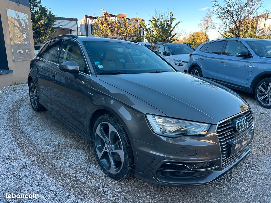 Audi A3 Sportback 1.4 TFSI 204ch e-tron Ambition Luxe S tronic 6 - Voitures