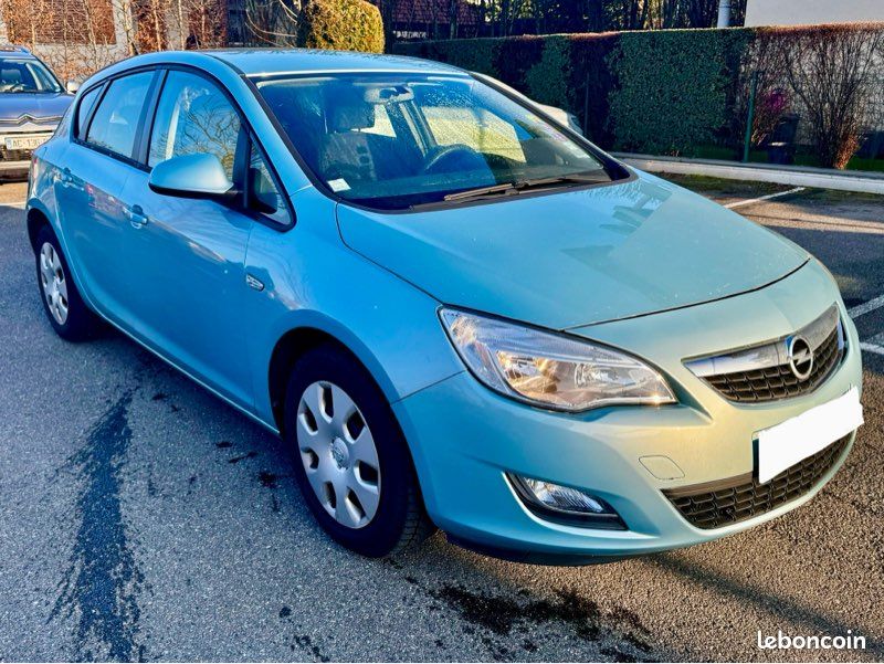 Opel Astra 5 portes 1.6 i 104000 kms - Voitures
