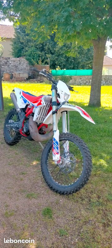 300 beta RR 2019 - Motos
