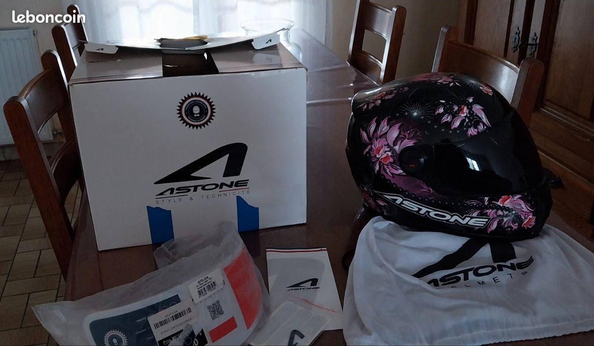 Casque femme Astone S - Équipement moto