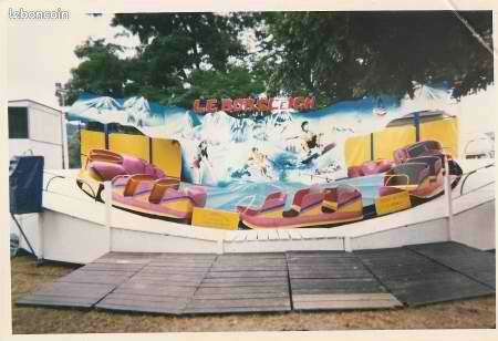 Equipements pour commerces et marchés d’occasion « manege forain ...