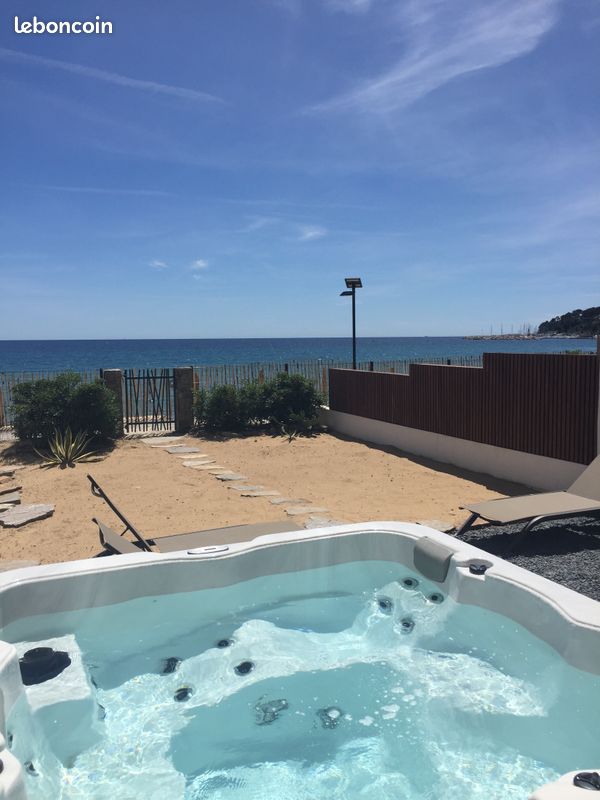Villa AZUR 4 ch Jacuzzi sur la plage Cavalaire - Locations saisonnières