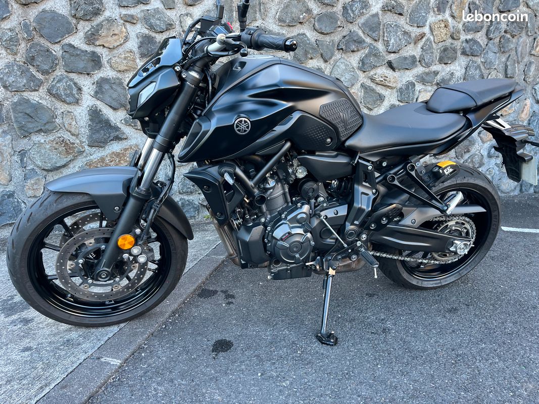 Yamaha mt07 - a2 - 2022 - Motos
