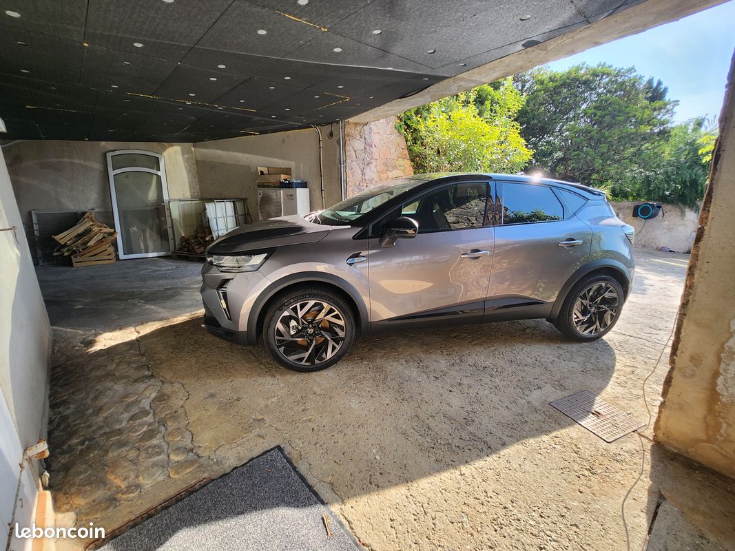 Vente d'une Capture Full Hybride finition Alpine de couleur gris foncé ...