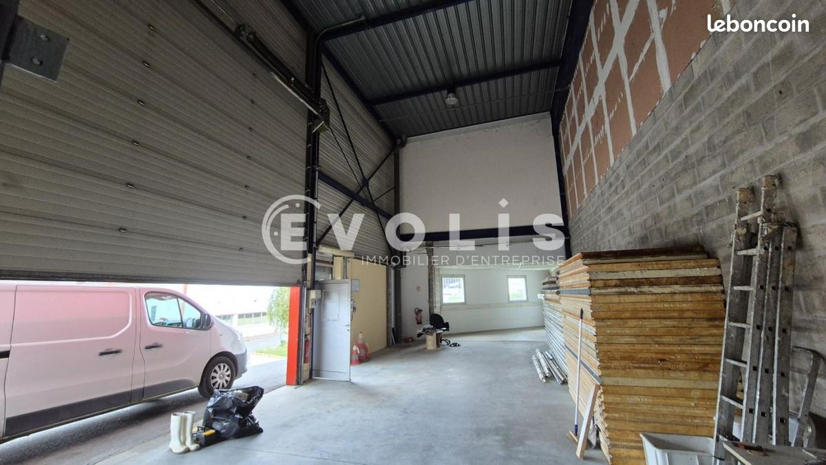 Local bureaux 680 m² - Bureaux & Commerces