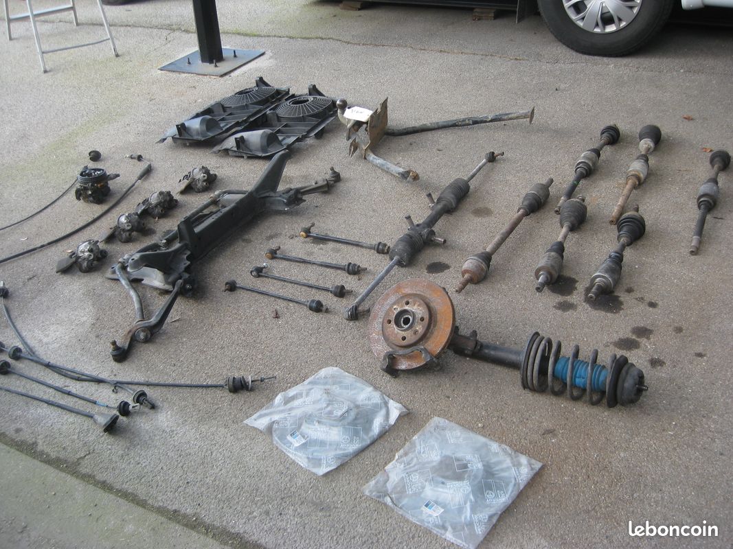 Peugeot 205gti et autres nombreuses pièces - Équipement auto