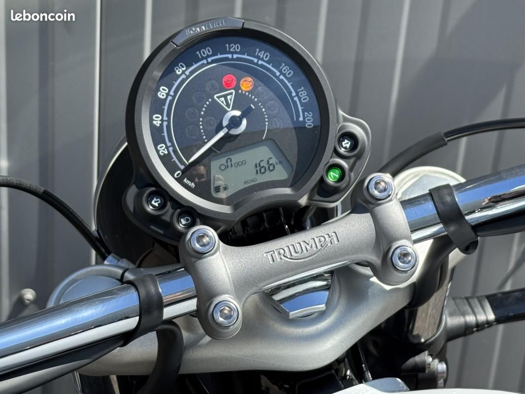 Triumph BONNEVILLE SPEEDMASTER 1200 - Motos