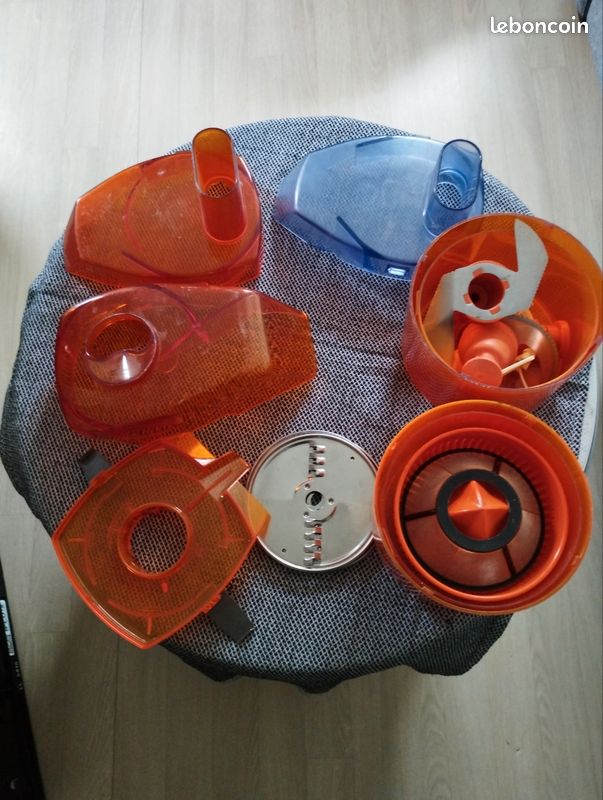 Robot multifonction steca et ses accessoires - Électroménager