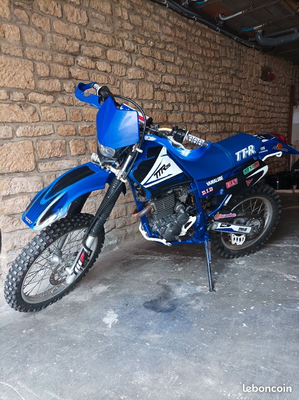 Yamaha 250 TTR enduro - Motos