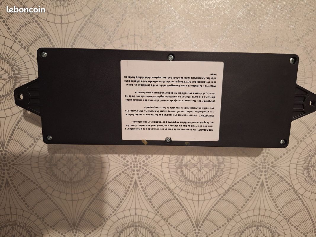 Boîtier de contrôle pour bureau électrique – Model CB2-01 - Bricolage