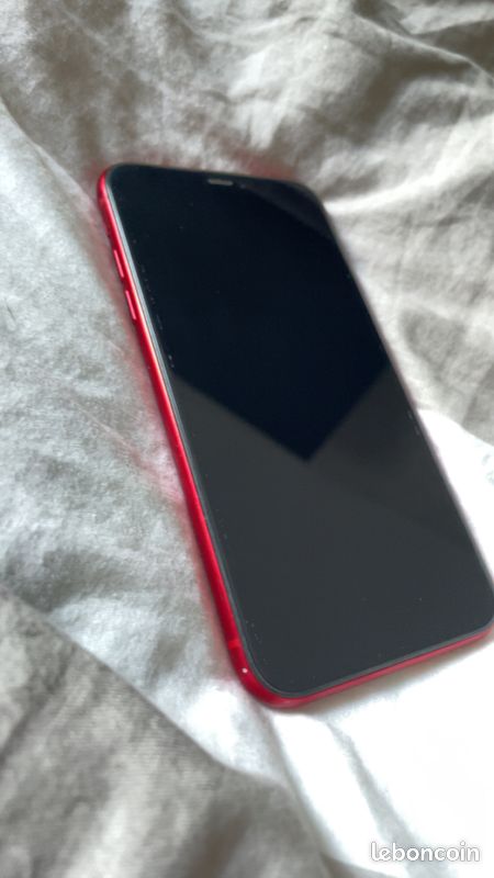 IPhone 11 rouge - Téléphones & Objets connectés