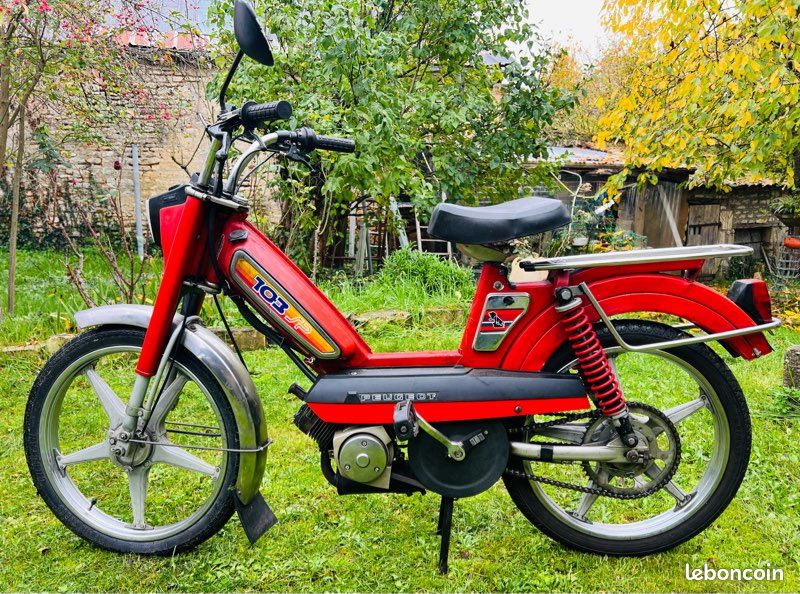 Mobylette cyclomoteur Peugeot 103 MVL - Motos