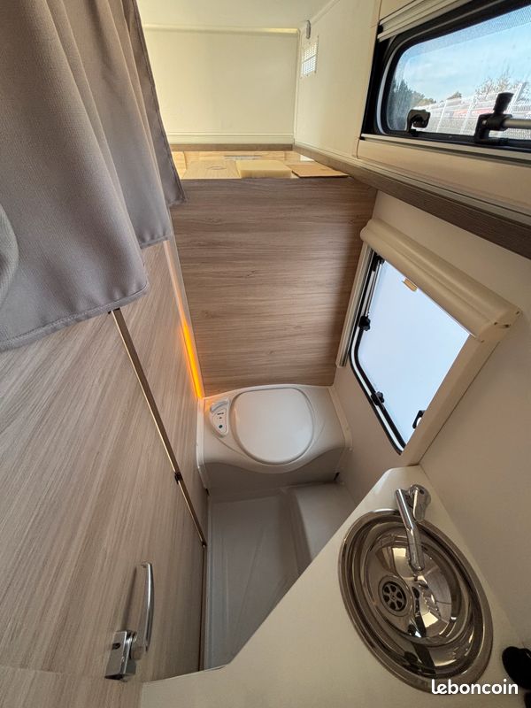 Caravane surbaissee silver trend 442 - Caravaning