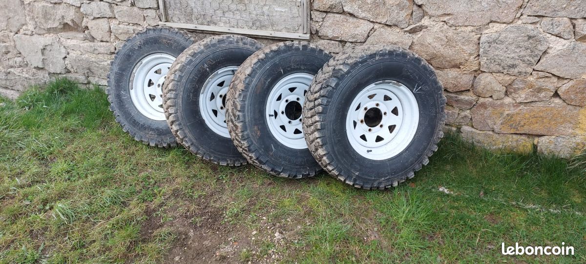 Pneu 4x4 - Équipement auto