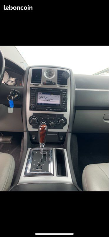 Chrysler C300 break - Voitures