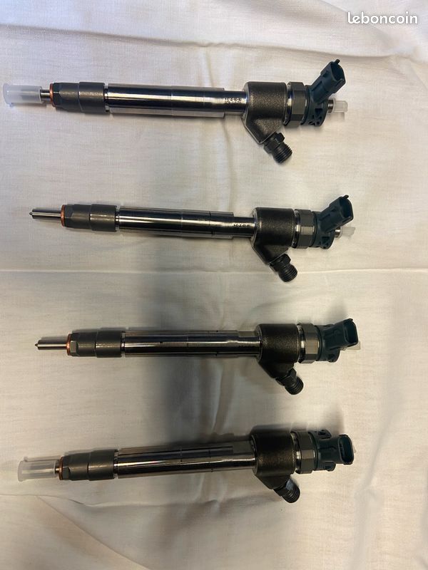 Injecteurs Peugeot 308 3008 5008 DS7 CrossBack 1.5 HDI 130 cv 0445110749 Bosch neuf - Équipement ...