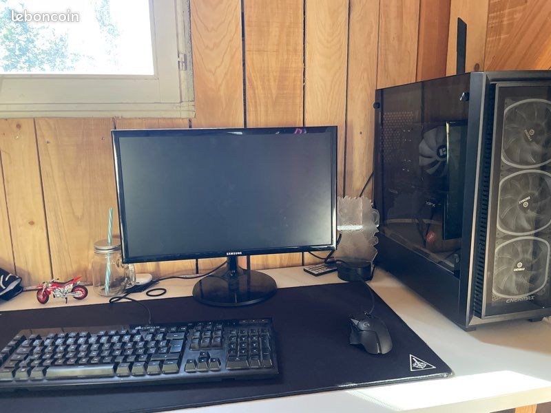 Pc gamer , setup complet ou par pièce - Consoles