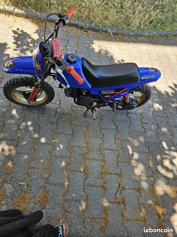 Vend 50 piwi yamaha véritable année 2004 - Motos