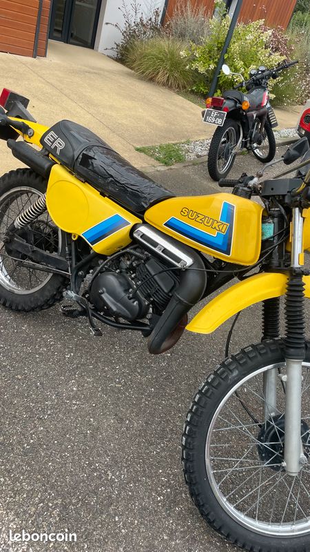 Suzuki TS 125 ER (1980) jaune – vintage / à remettre en route - Motos