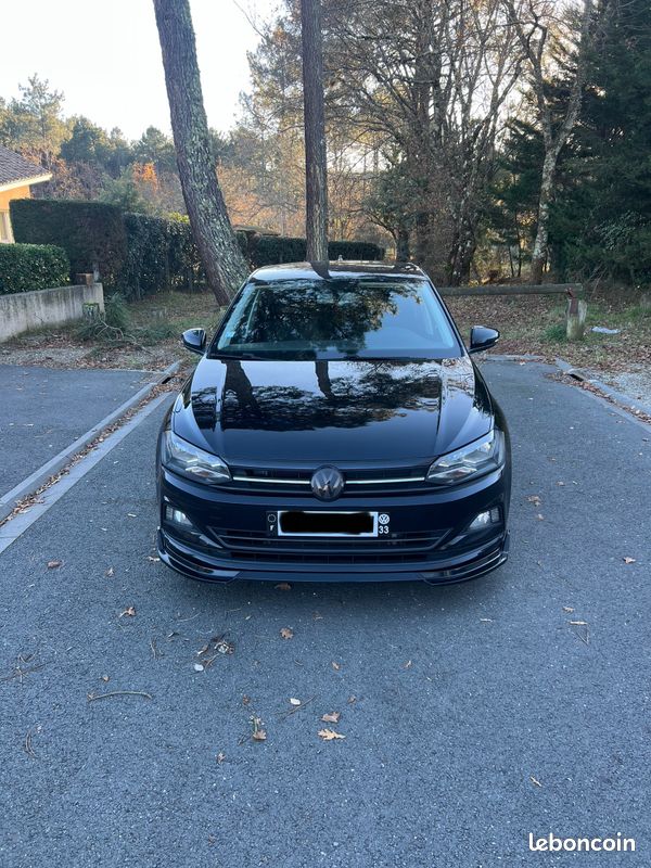Polo 1L TSI de 2019 full black - Voitures