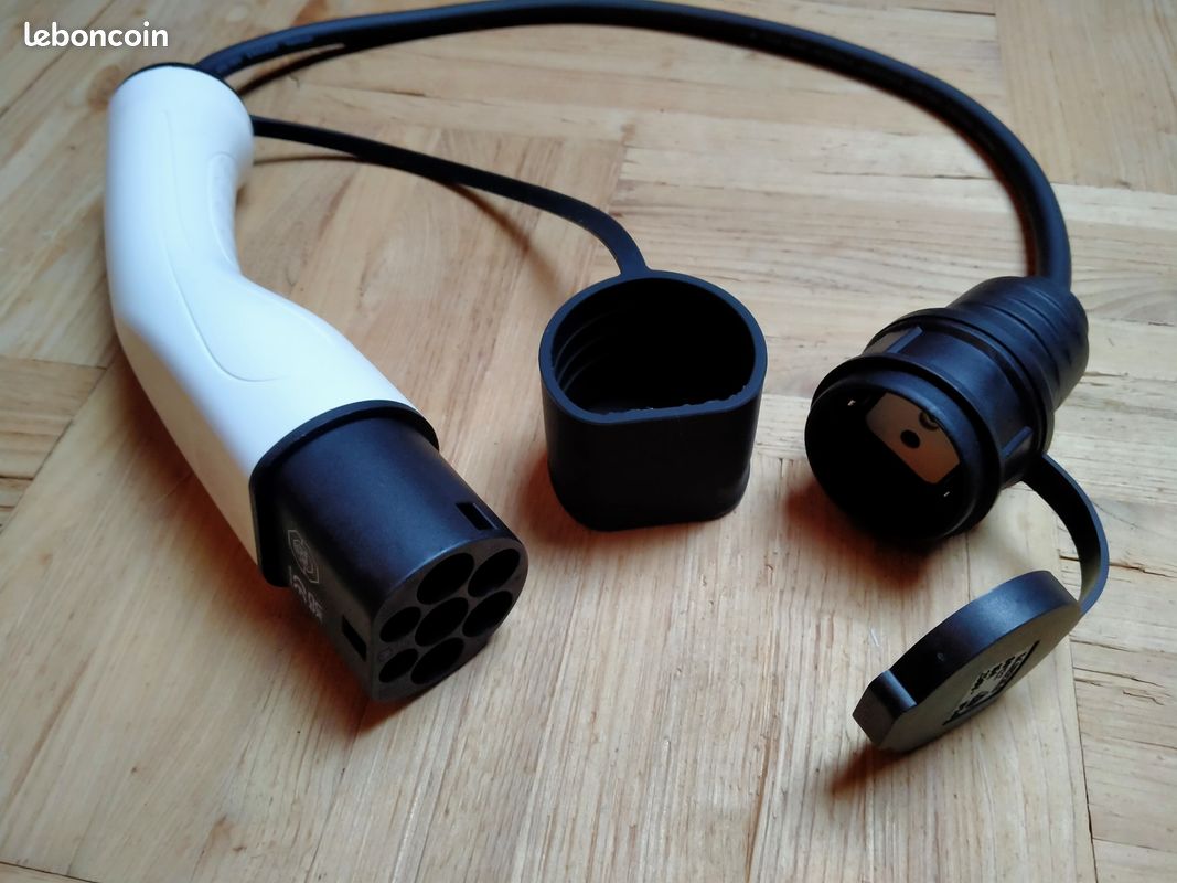 Adaptateur type 2 vers schuko - Équipement auto