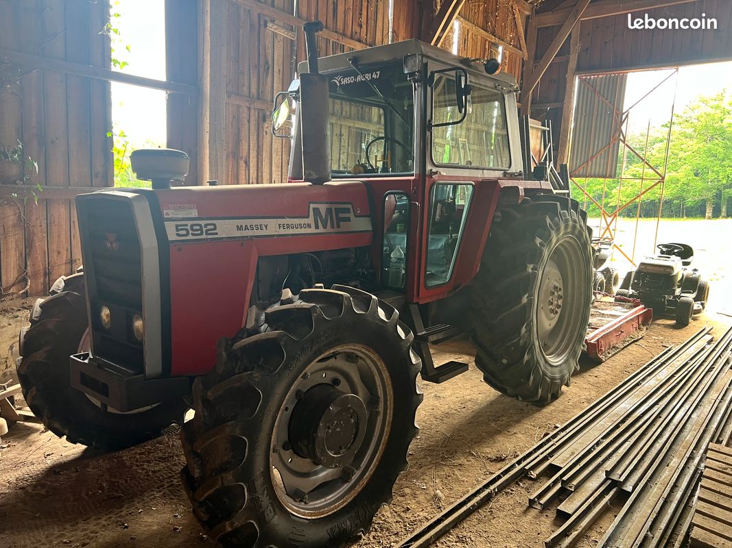 Tracteur Massey Ferguson - Matériel agricole