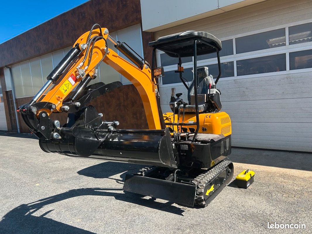 HIGHTOP Mini pelle 2T NEUVE - BTP - Chantier gros-oeuvre