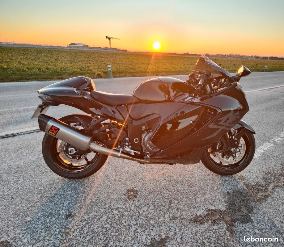 Hayabusa full black ligne complète akra titane - Motos