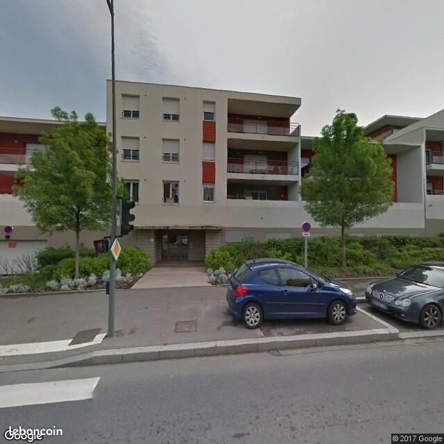 Garage 13 m² Feyzin - Locations