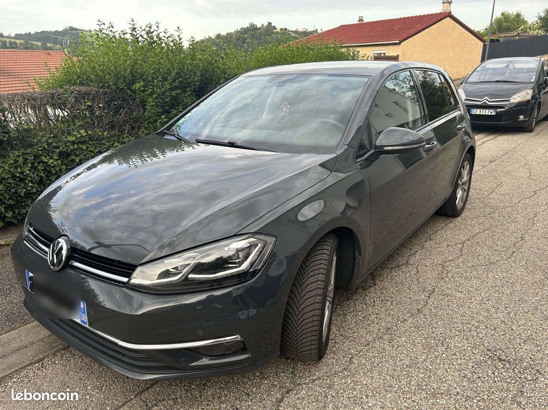 Volkswagen Golf 7 - 1.6 TDI Bluemotion Technology - Voitures