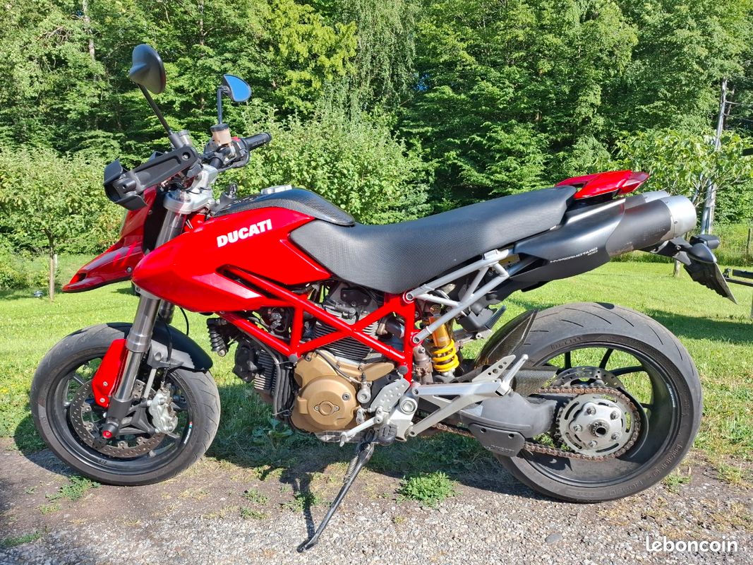 Ducati Hypermotard 1100 - Motos