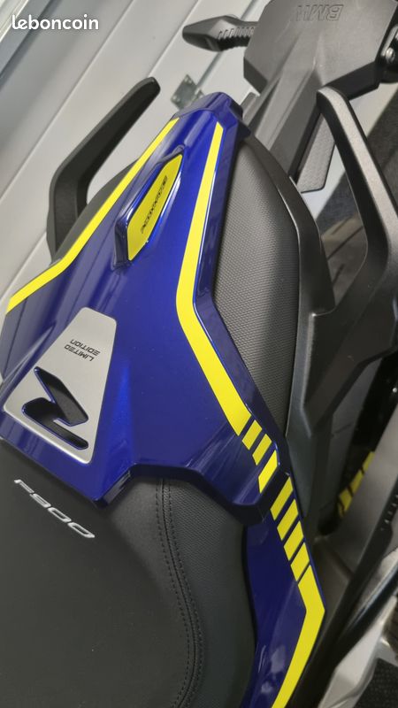 BMW F900 R Force ,édition limité A2 - Motos