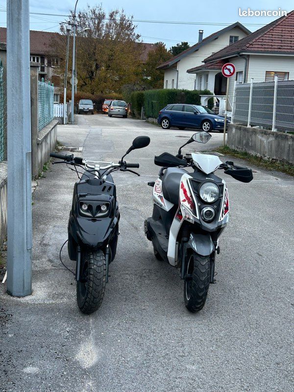 Booster et sym crox - Motos