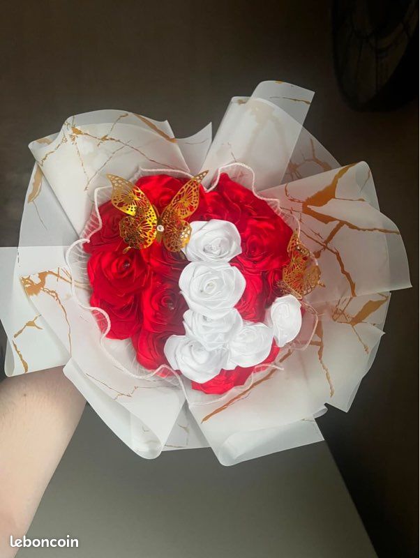 Bouquet de rose blanche et rouge éternelle lettre - Collection