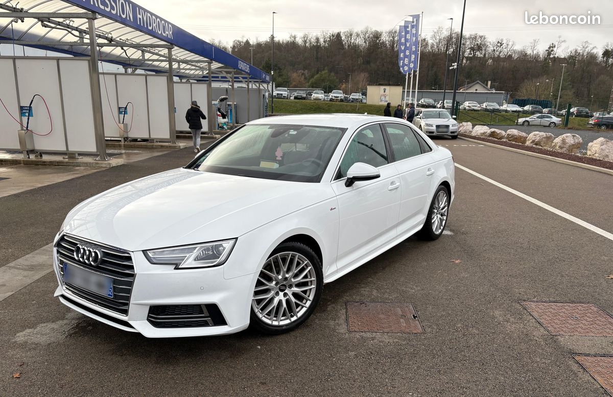 Audi A4 Blanche - S LINE - Voitures