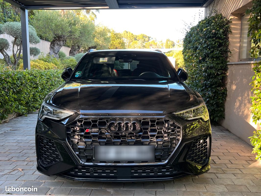 Audi RSQ3 Black édition - Voitures