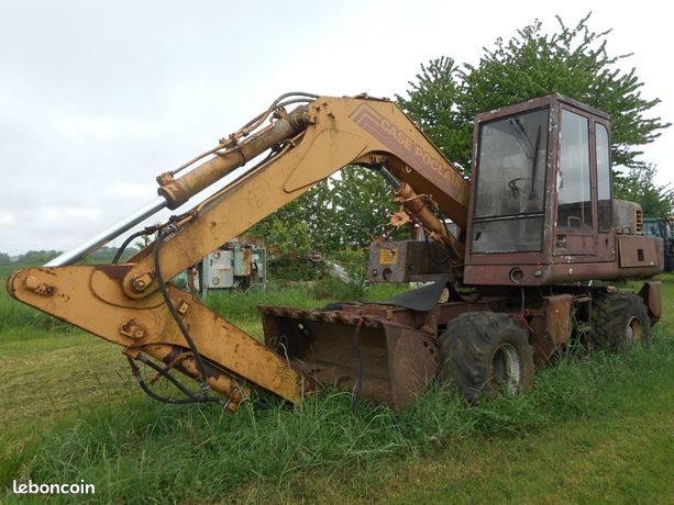 Pelle poclain d'occasion - BTP - Chantier gros-oeuvre - leboncoin