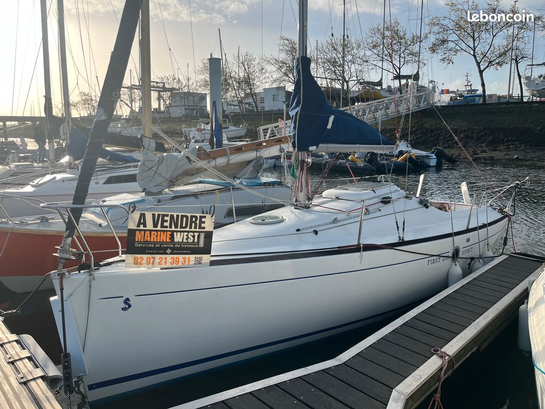 First 210 - Nautisme