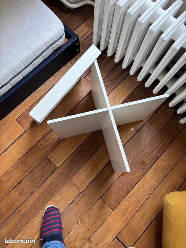 Petite table d’appoint - Ameublement