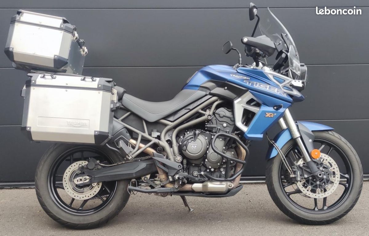 Triumph TIGER 800 XRT - Motos