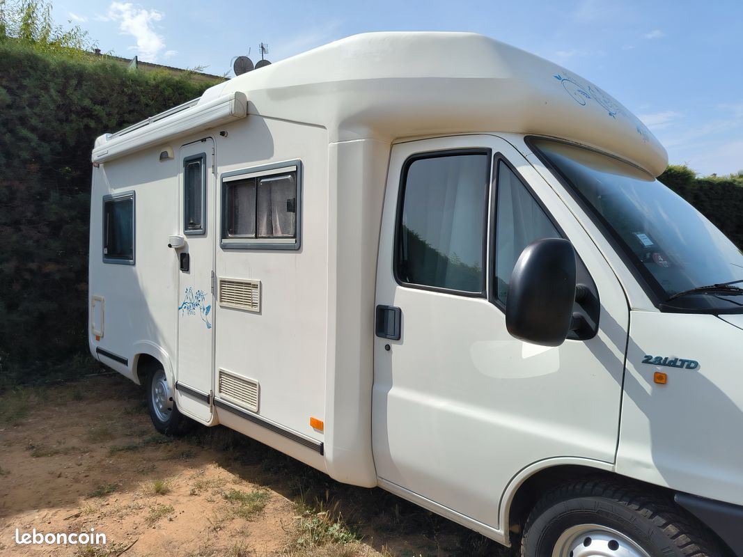 Camping Car Fleurette Milouin 4 - Caravaning